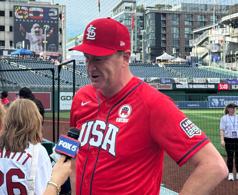 US lawmakers unite in charity baseball game amid political divide