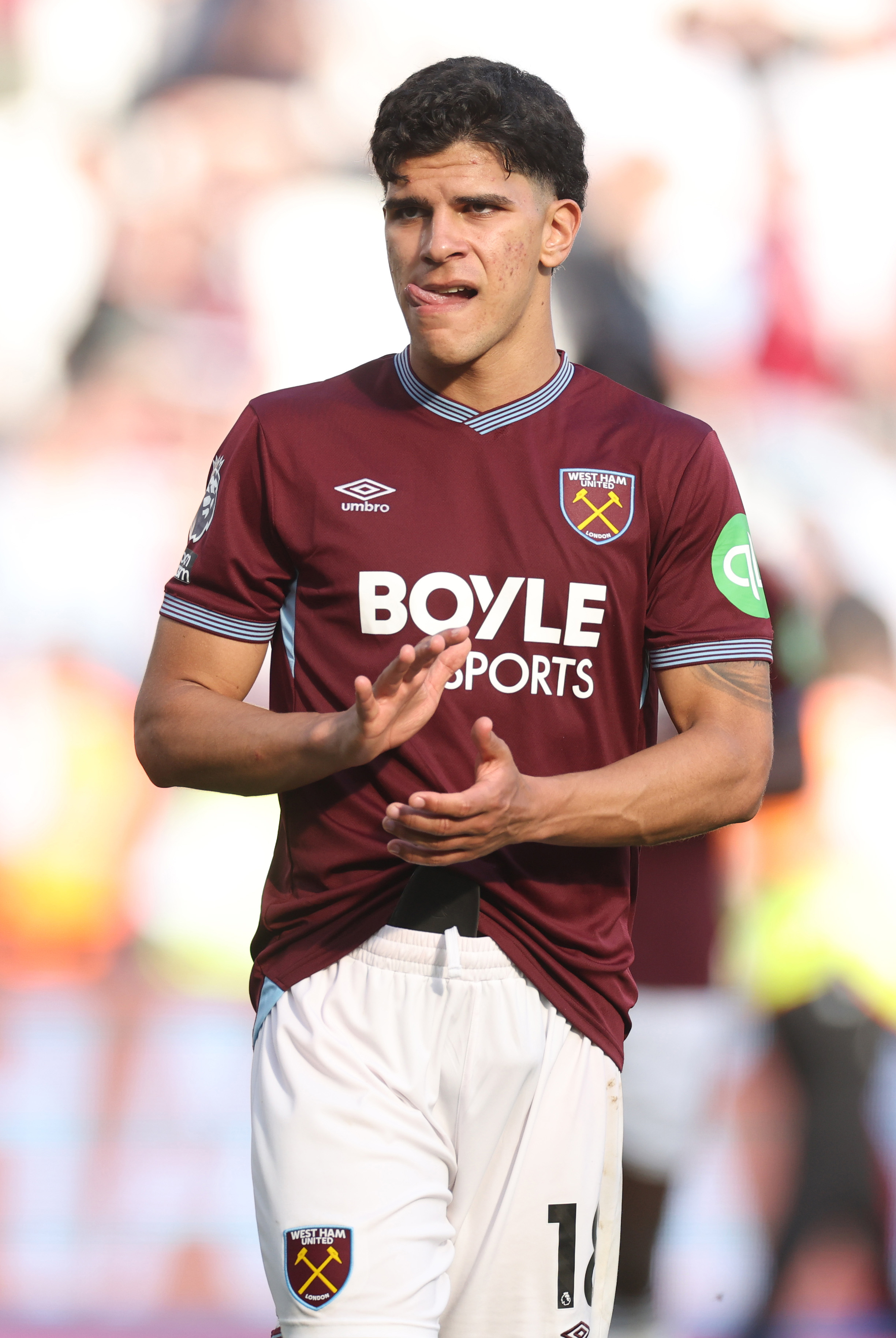 Transfer news live: Rogers picks Arsenal; Man Utd get Hall boost