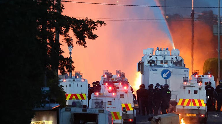 Police fire water cannon at demonstrators as Belfast anti-immigration ...