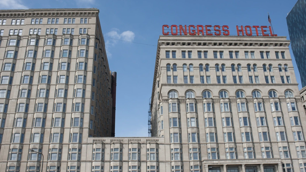 12 haunted hotels and their ghostly legends