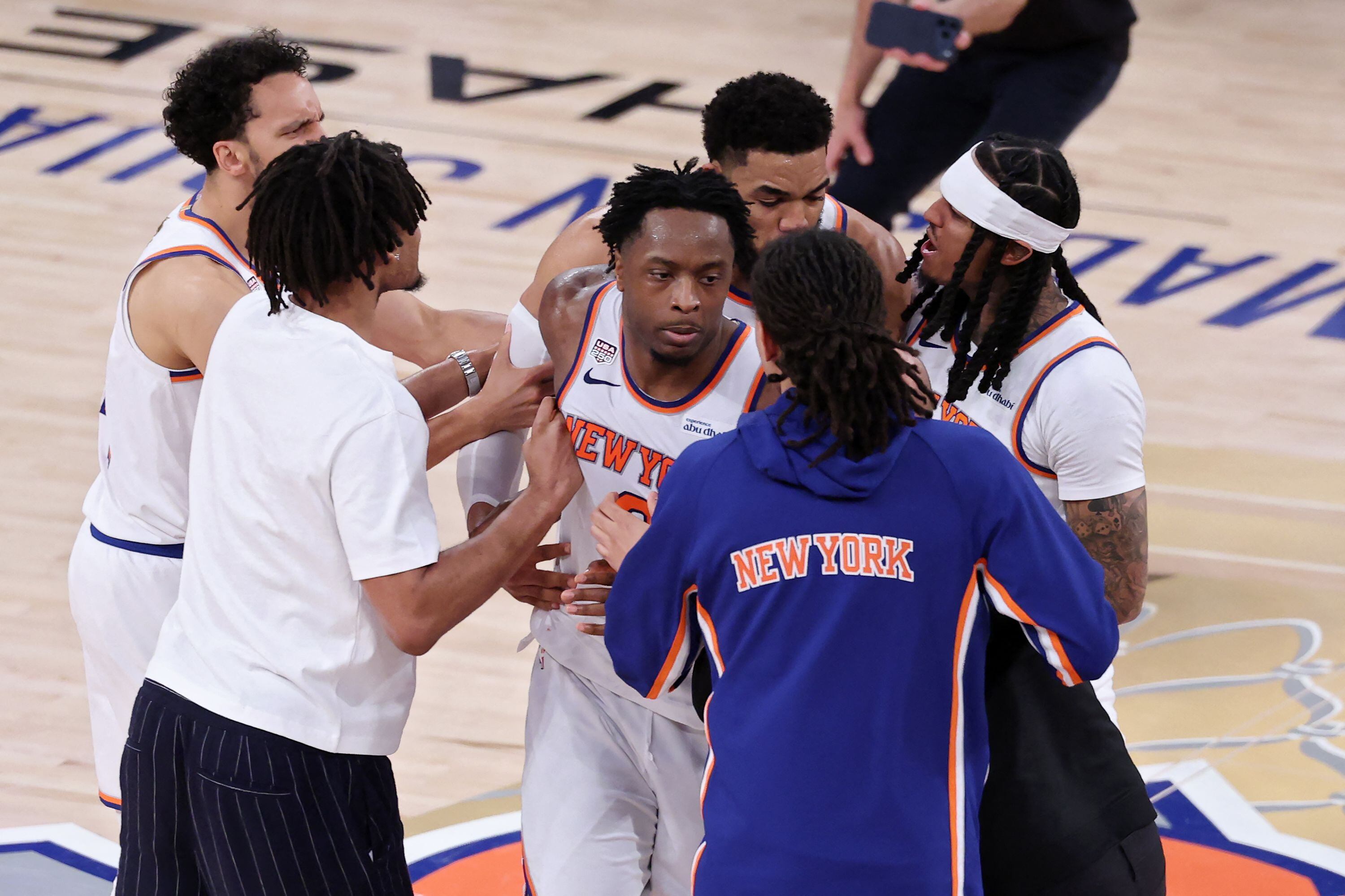 Knicks overcome 29-point deficit to edge Spurs in NBA Finals