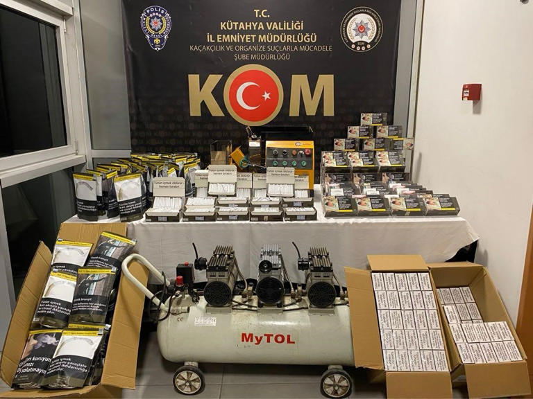 Kütahya’da kaçakçılığa darbe, binlerce makaron ve kaçak telefon ele ...