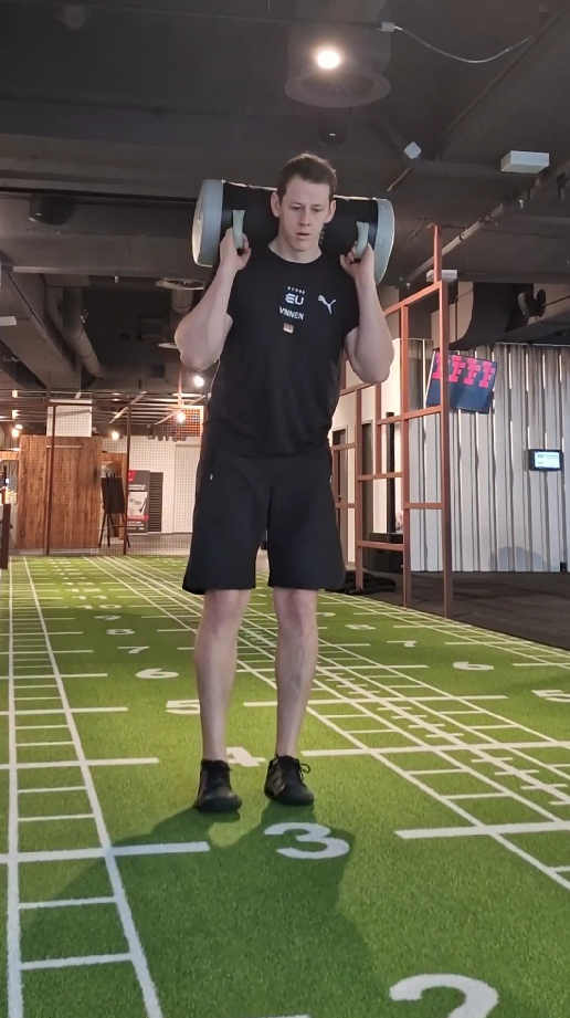 Hyrox training sandbag lunges richtig lernen