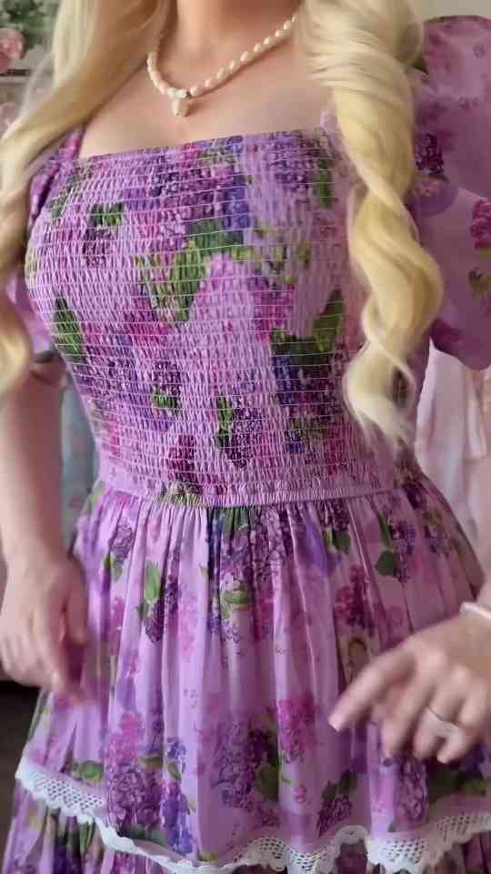 Feminine dress ideas for a timeless pretty look