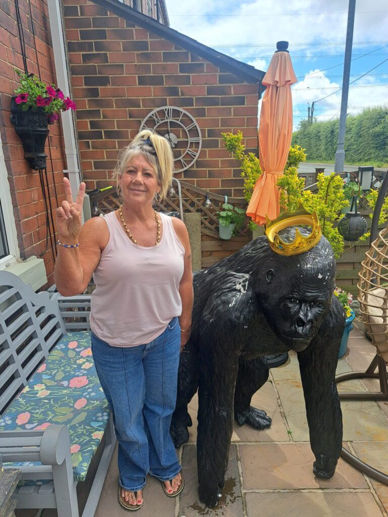 Mum loses planning battle to keep giant gorilla on house