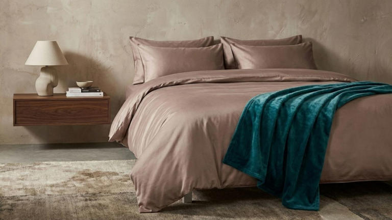 This hotel room trick is the idea to steal if you've got a very small ...