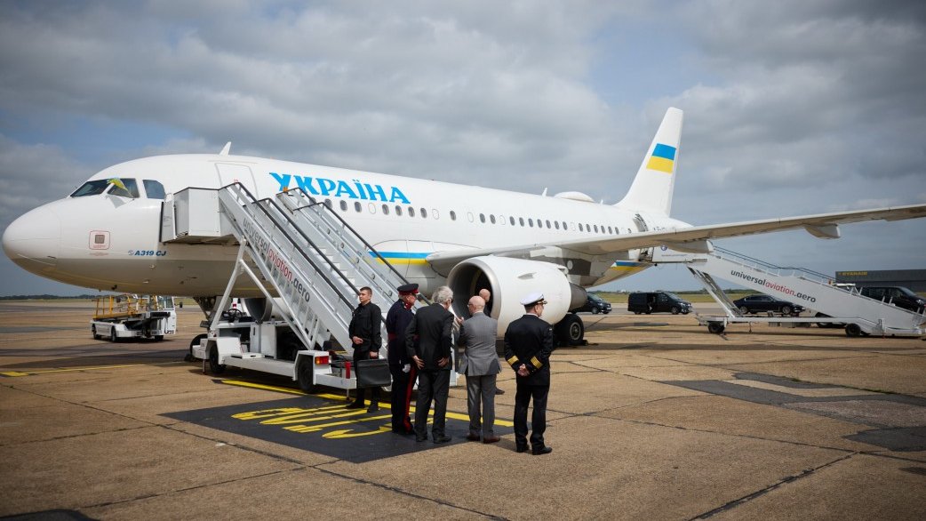 Samolot Wołodymyra Zełenskiego wylądował w Polsce. Zamieszanie wokół ...