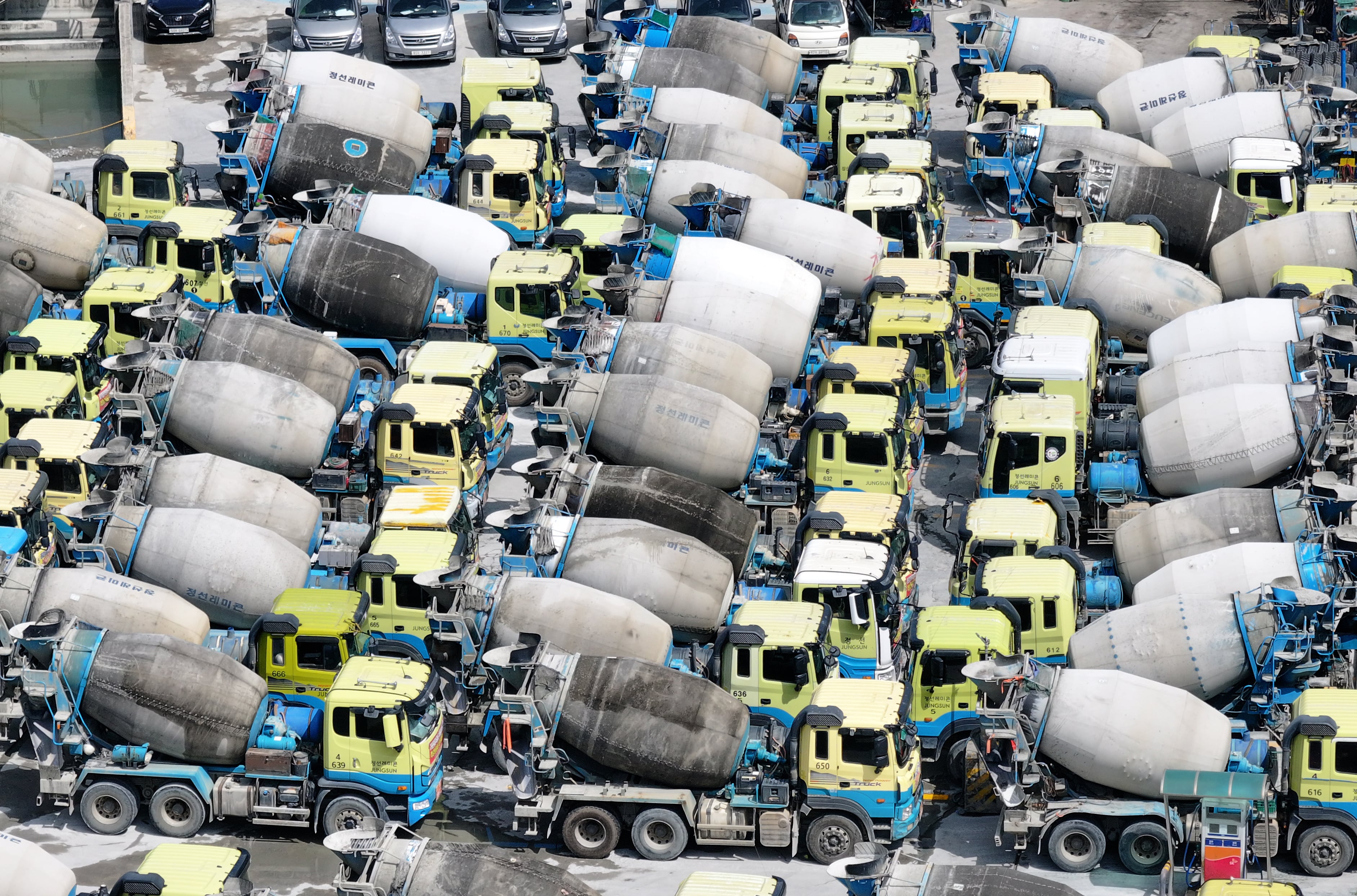 Economic groups warn concrete strike threatens national economy