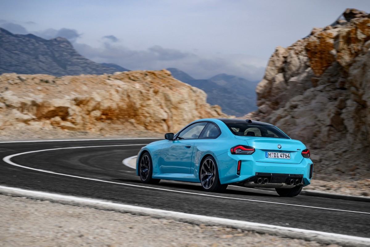 BMW M2 -malli nyt myös nelivetoisena