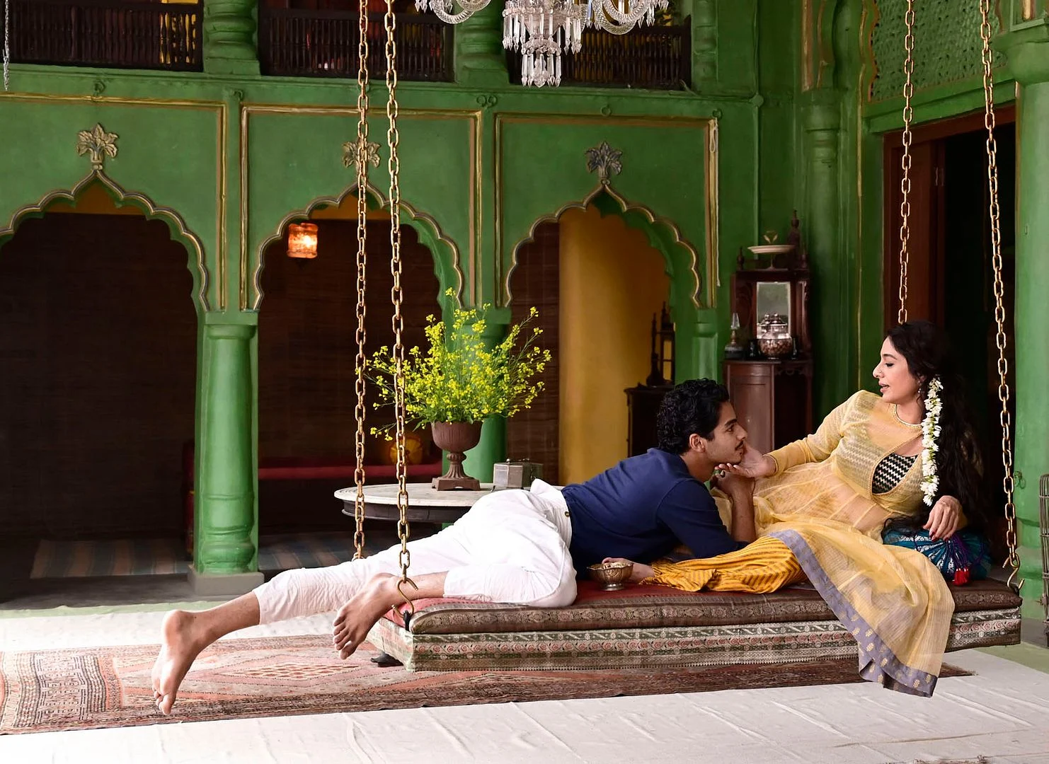 Cette série Netflix, adaptée d’un roman, nous immerge dans l’Inde des ...