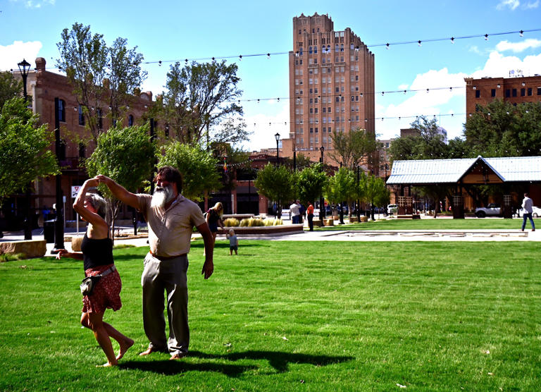 Historic Reporter-News site transforms into new city plaza