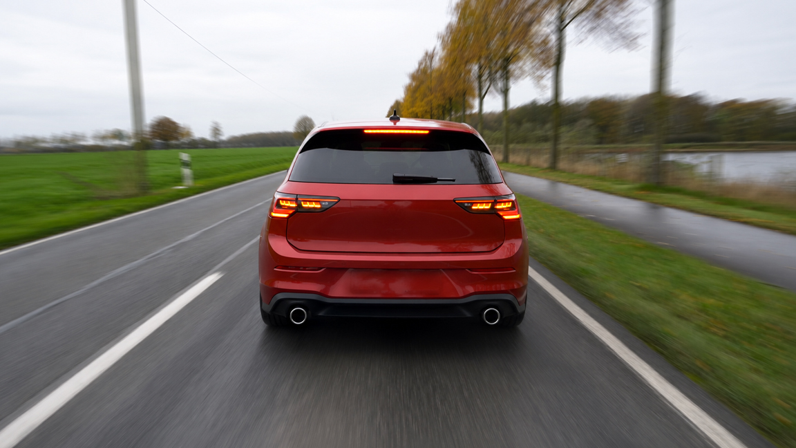 VW Golf GTI family goes flat out on the Autobahn