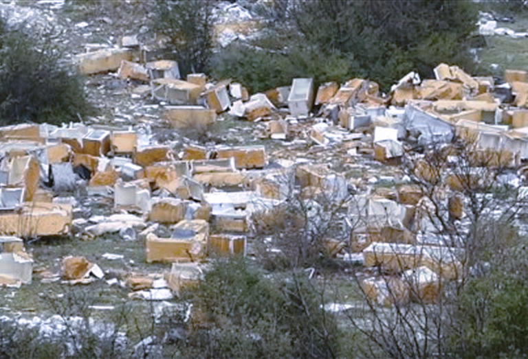 Bomba ecologica della “Frigo Valley” viaggia via fiume verso Roma ...