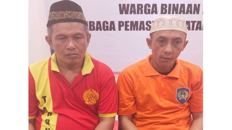 Kepergok bawa setengah kilo sabu dan belasan butir pil ekstasi, 2 kurir ...