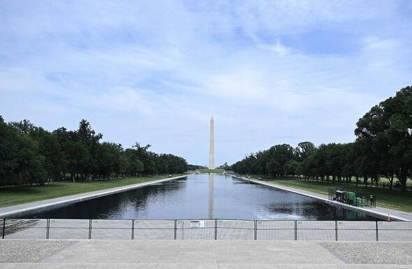 Fox News halted as Donald Trump mistakes Lincoln Memorial Reflecting ...