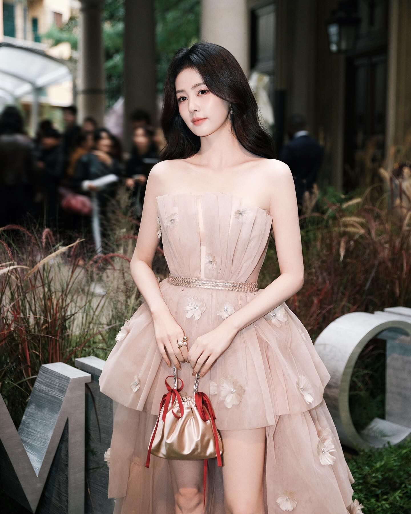 10 things about Chinese star Bai Lu, lead of 'The First Jasmine'