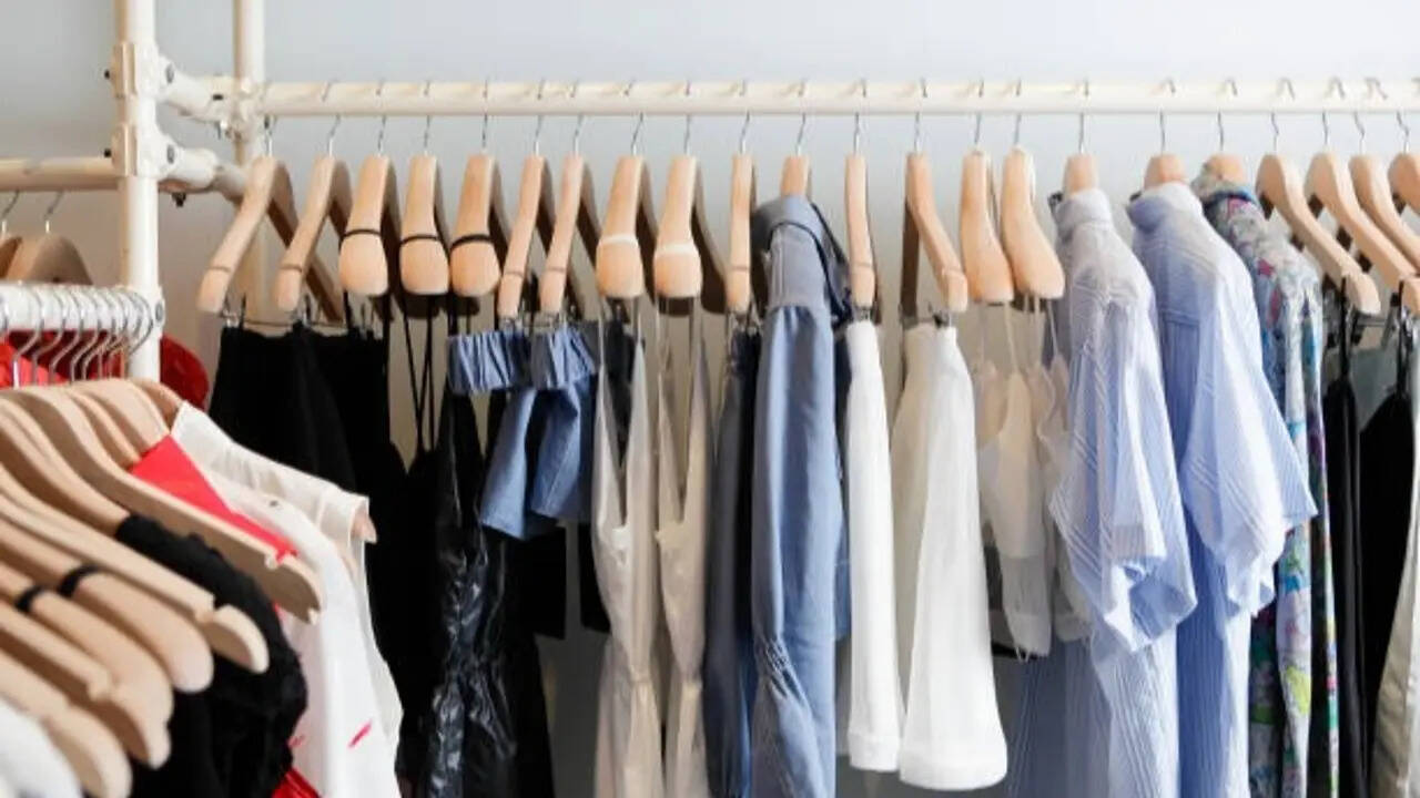 5 simple tips to keep your wardrobe organized