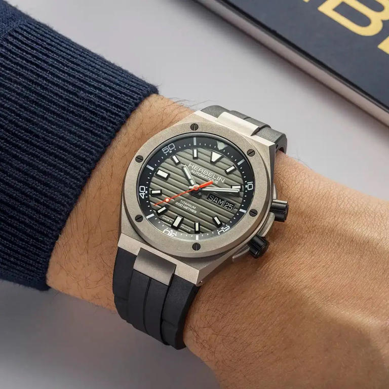 Cette montre de plongée française à 1300 euros sera parfaite à votre ...