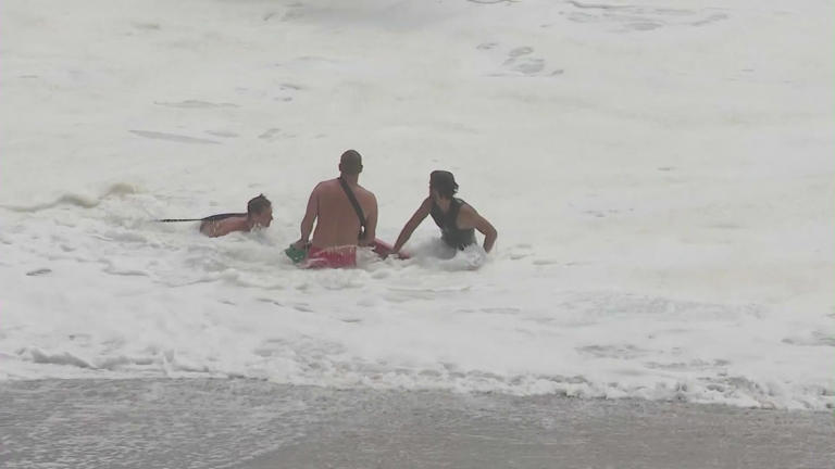 Search called off for 5-year-old girl swept away in Laguna Beach surf