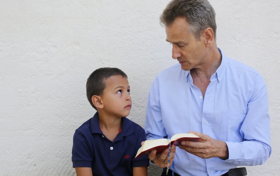Study links parental faith habits to lifelong religious commitment