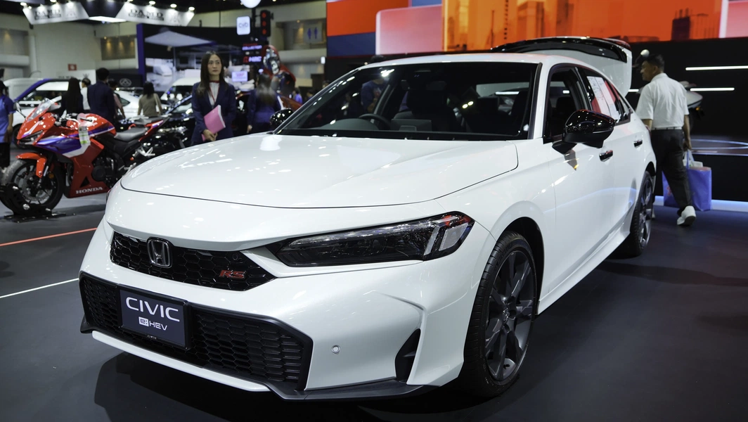 Honda Civic leads compact sedan fuel economy rankings