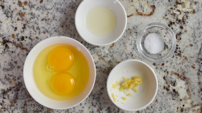 Homemade garlic aioli recipe