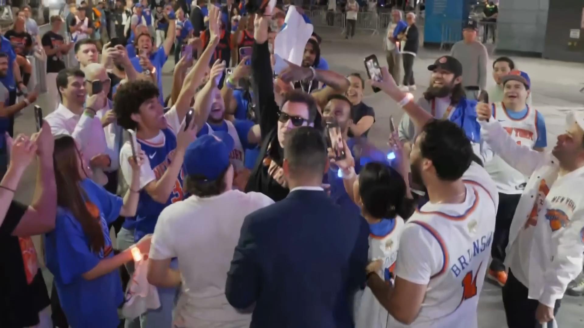 Celebrities mingle with fans after Knicks' memorable win at MSG
