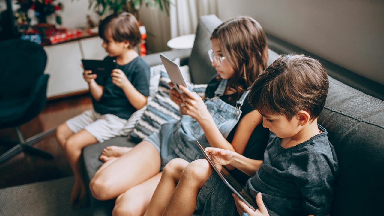 Are your kids addicted to screens too? 5 things parents must fix first ...