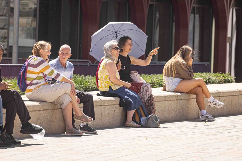 UK heatwave forecast as weather maps turn red with temperatures above ...