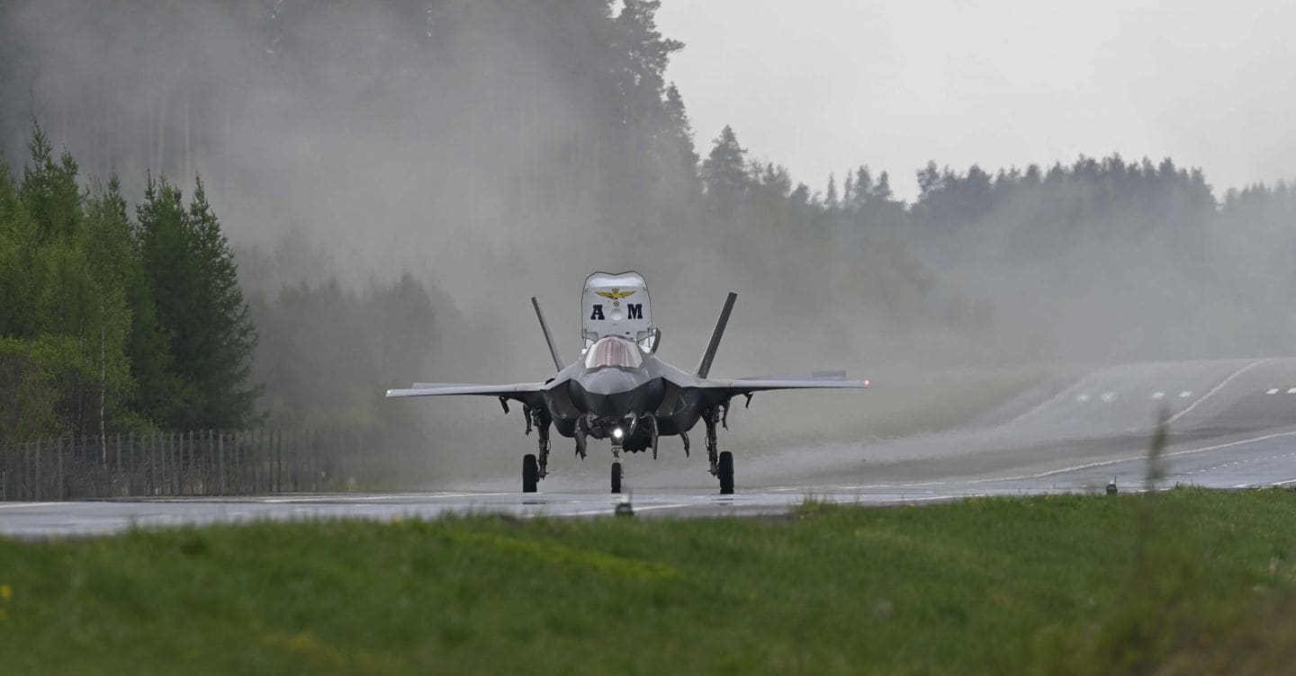 Dall’atterraggio degli F-35B sull’autostrada in Finlandia a Ramstein ...