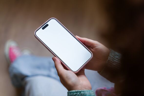 Apple launches major iPhone update to install 'kill switch'