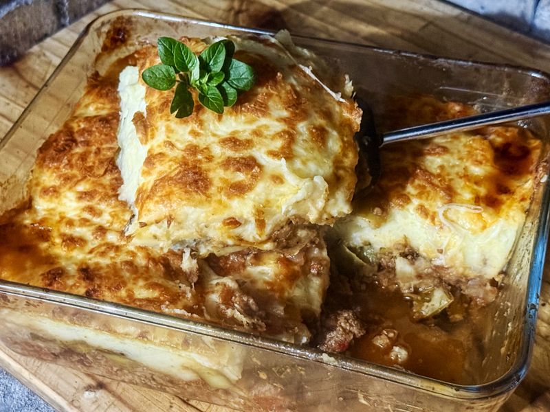 Beef mince and braised leek bake with parsnip mash topping