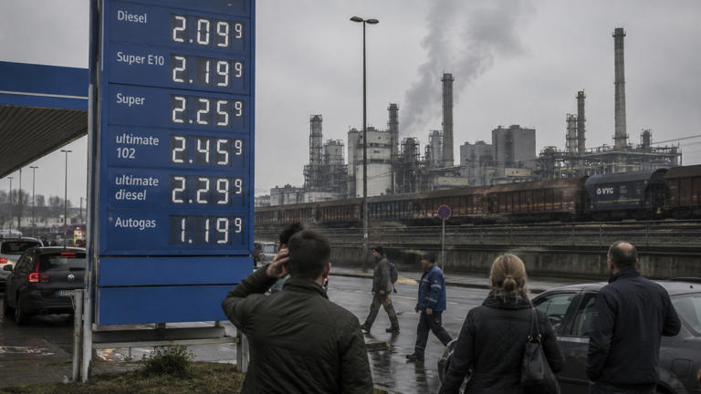Germany risks recession as Iran energy shock hits growth, DIW ...