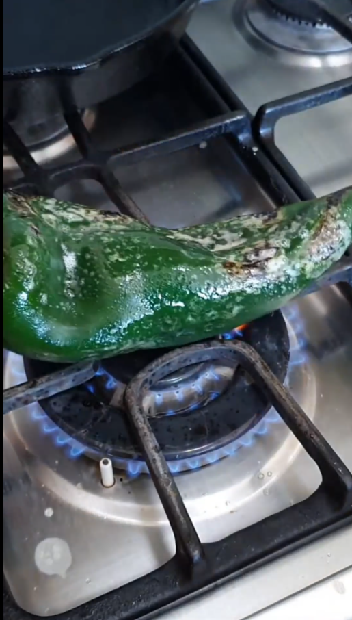 Aderezo sabroso y bajo en calorías con chile y yogur