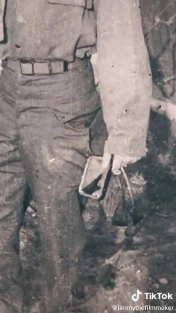 'Time travelling' grandad as unusual detail spotted in 1940s photo