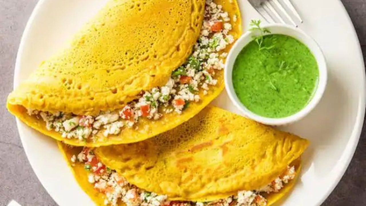 Healthy besan chilla recipe: Quick high-protein breakfast under 15 minutes