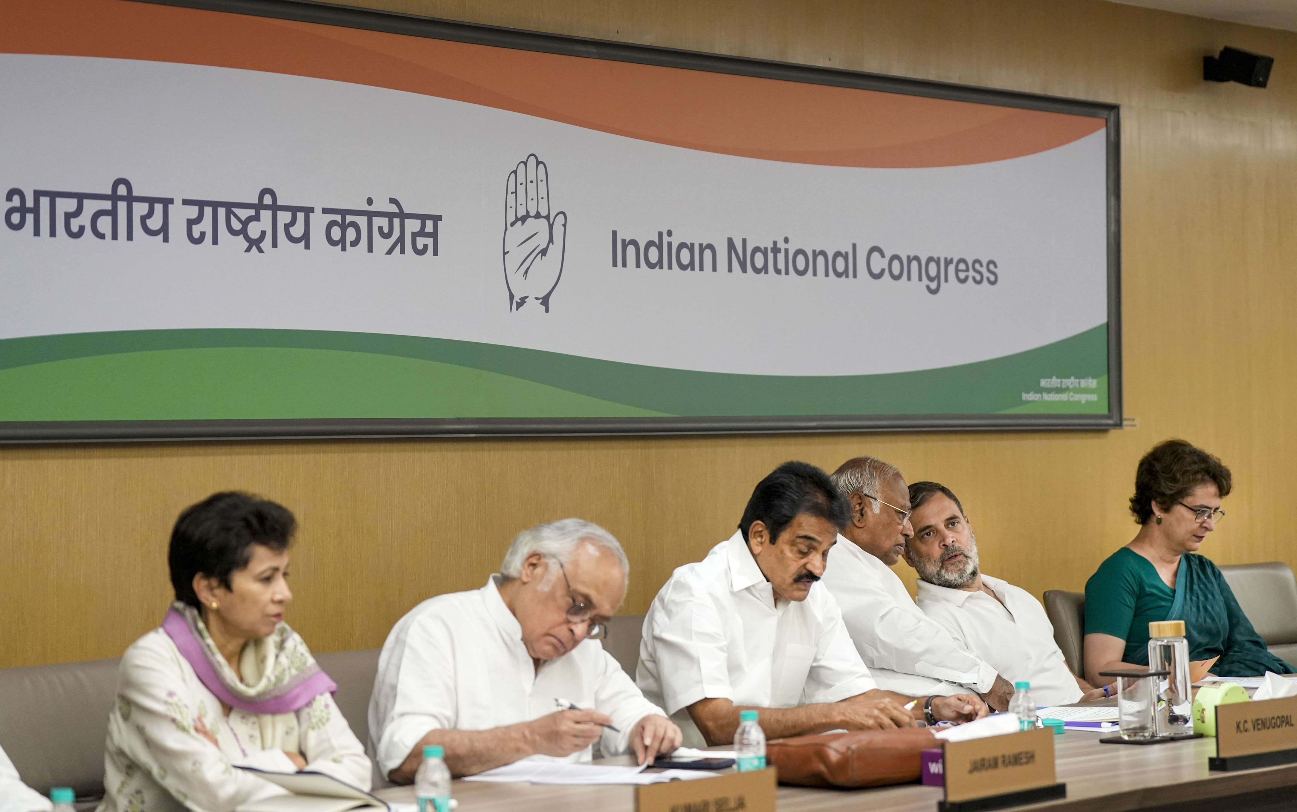 Cong only party not breaking down ideologically, best suited to take on ...