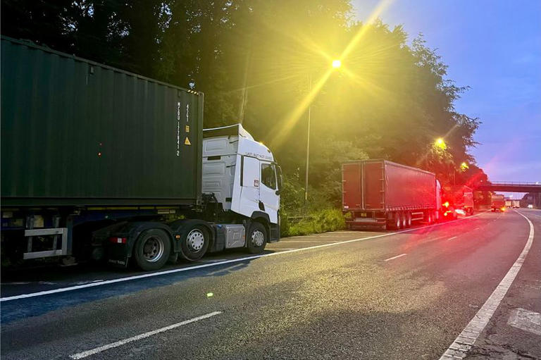 M6 lorry driver slammed for taking a break on hard shoulder