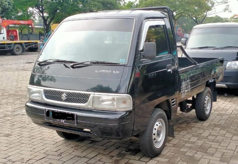 Suzuki Carry pikap bekas dijual Rp 60 jutaan, bisa muat banyak barang