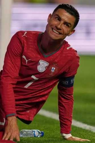 Watch: Cristiano Ronaldo misses easy goals vs Nigeria; is age finally ...