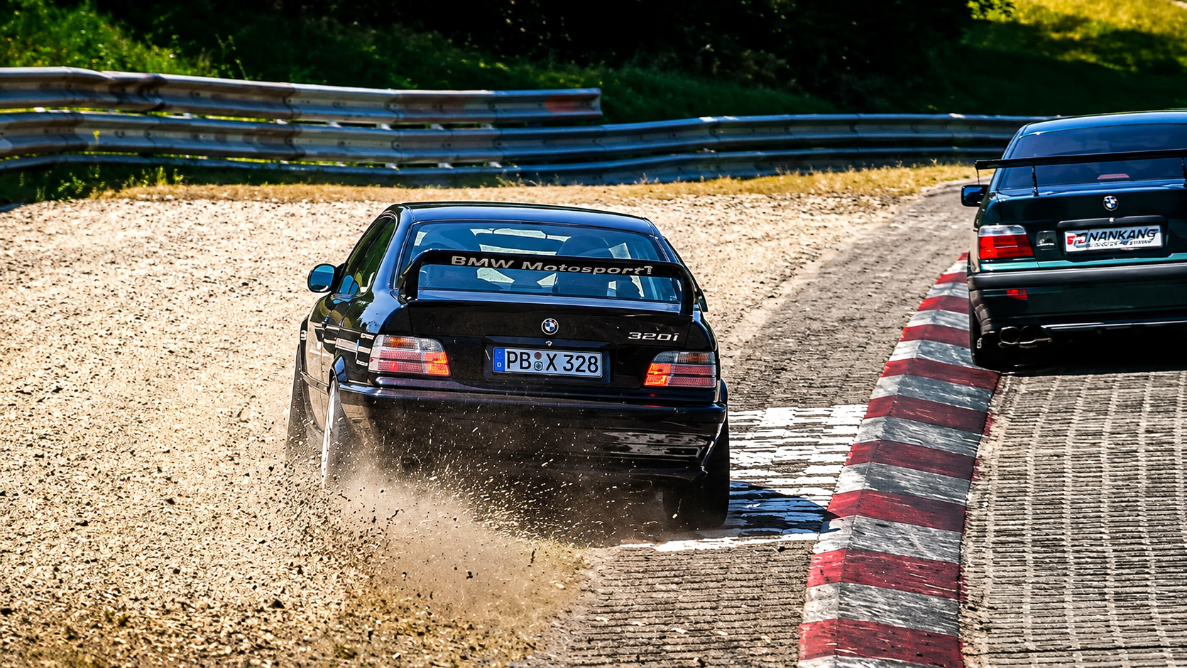 BMW brake failure sends the car straight into the gravel trap