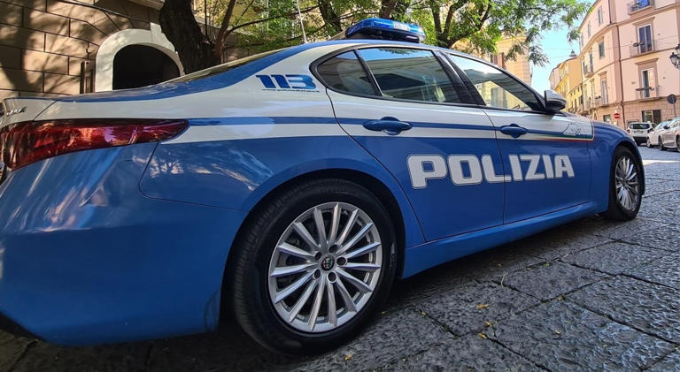 Napoli, armati di mazza da baseball tentarono di rapinare l'auto a ...