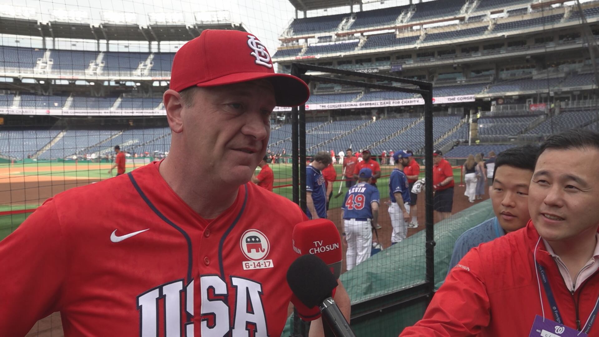 Missouri Senator Eric Schmitt makes diving catch in annual ...