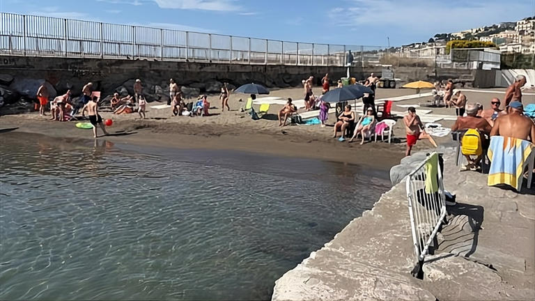 Meraviglia a Napoli, la nuova spiaggia di Mergellina gratis per tutti ...
