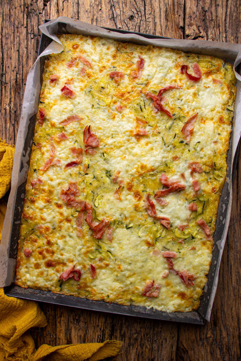 Torta zucchine e stracchino: morbida dentro e dorata fuori