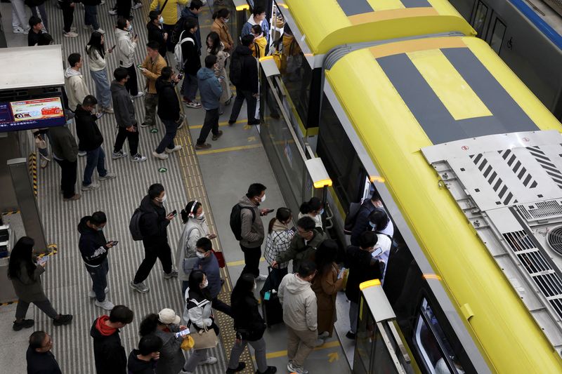 China learns to live on less fuel, to the relief of oil markets