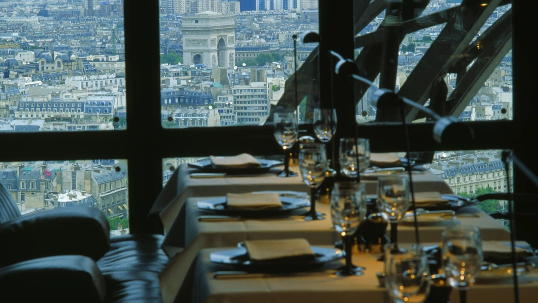 15 stunning restaurants with unforgettable views and designs