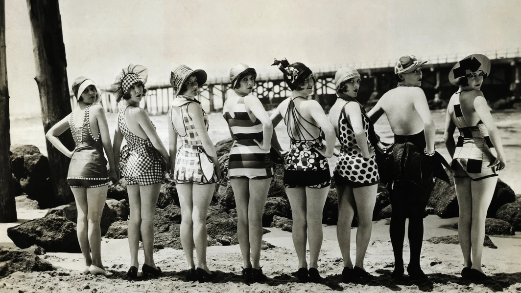 9 colorized windows into the Roaring Twenties