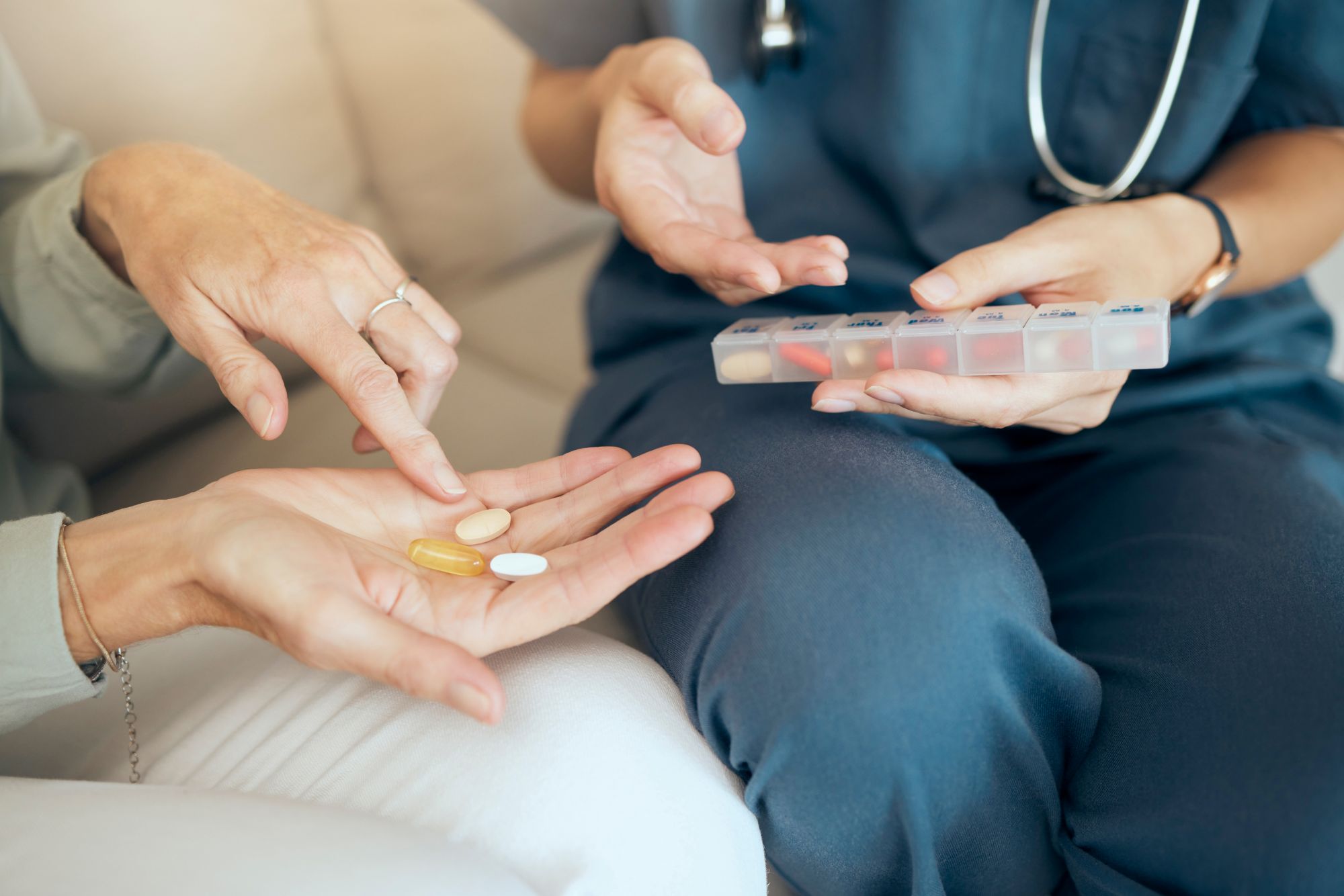 Ces médicaments bien connus ne doivent jamais être associés, prévient ...