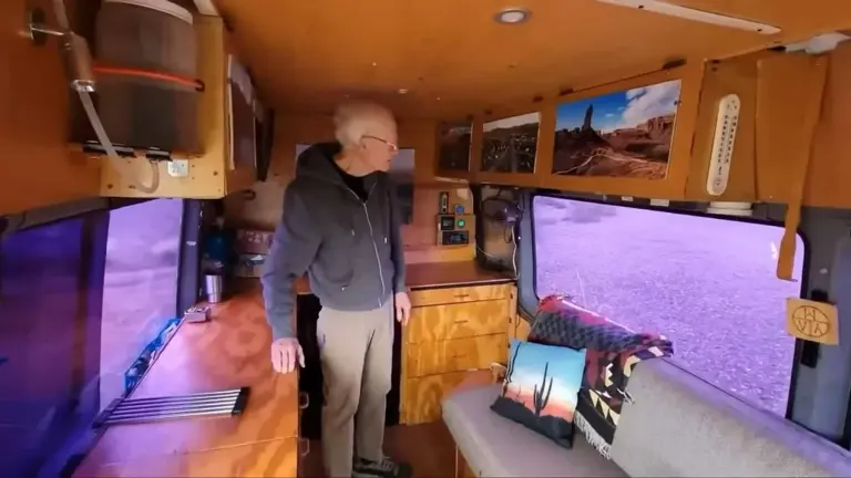 Talented elderly US man lives in his 2003 Mercedes-Benz Sprinter T1N ...